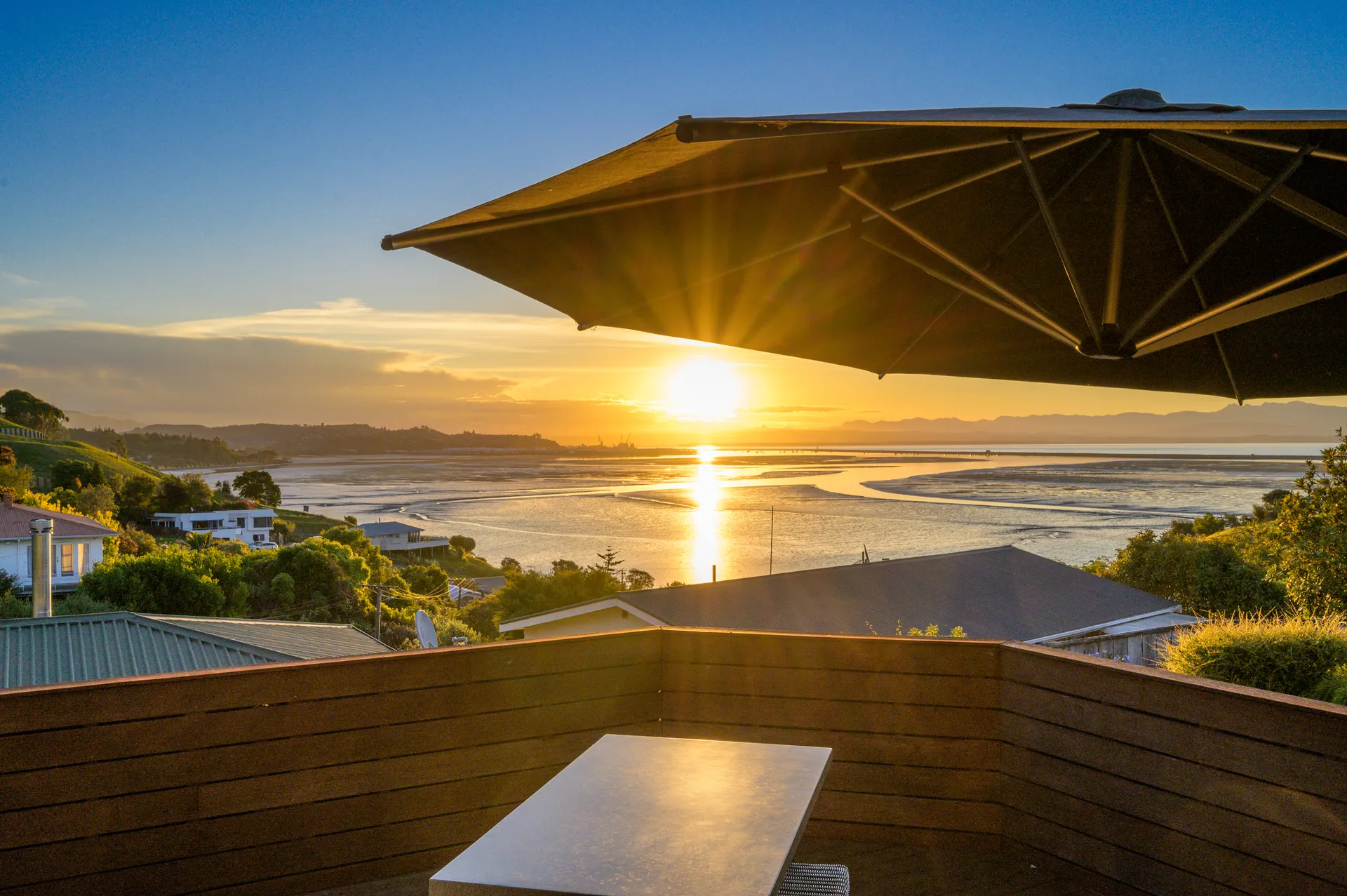 Sea Views and Sunsets in Nelson - Nelson Bays Holiday Homes